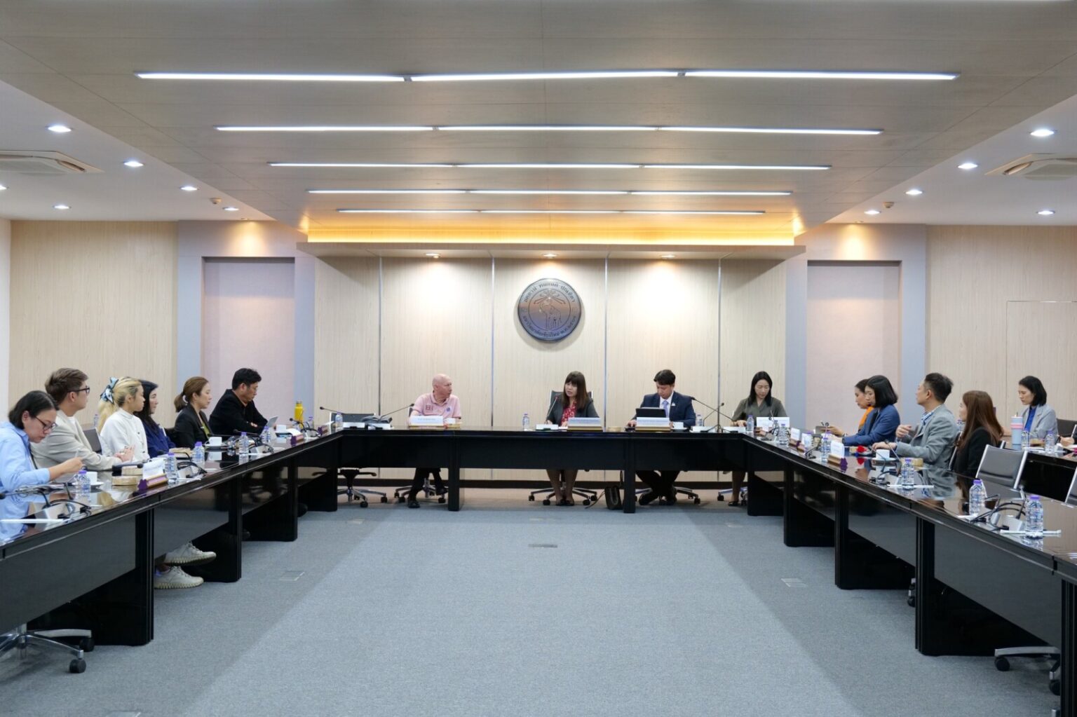 มหาวิทยาลัยเชียงใหม่ ต้อนรับ Professor Dr.David Hind, President Asia ...