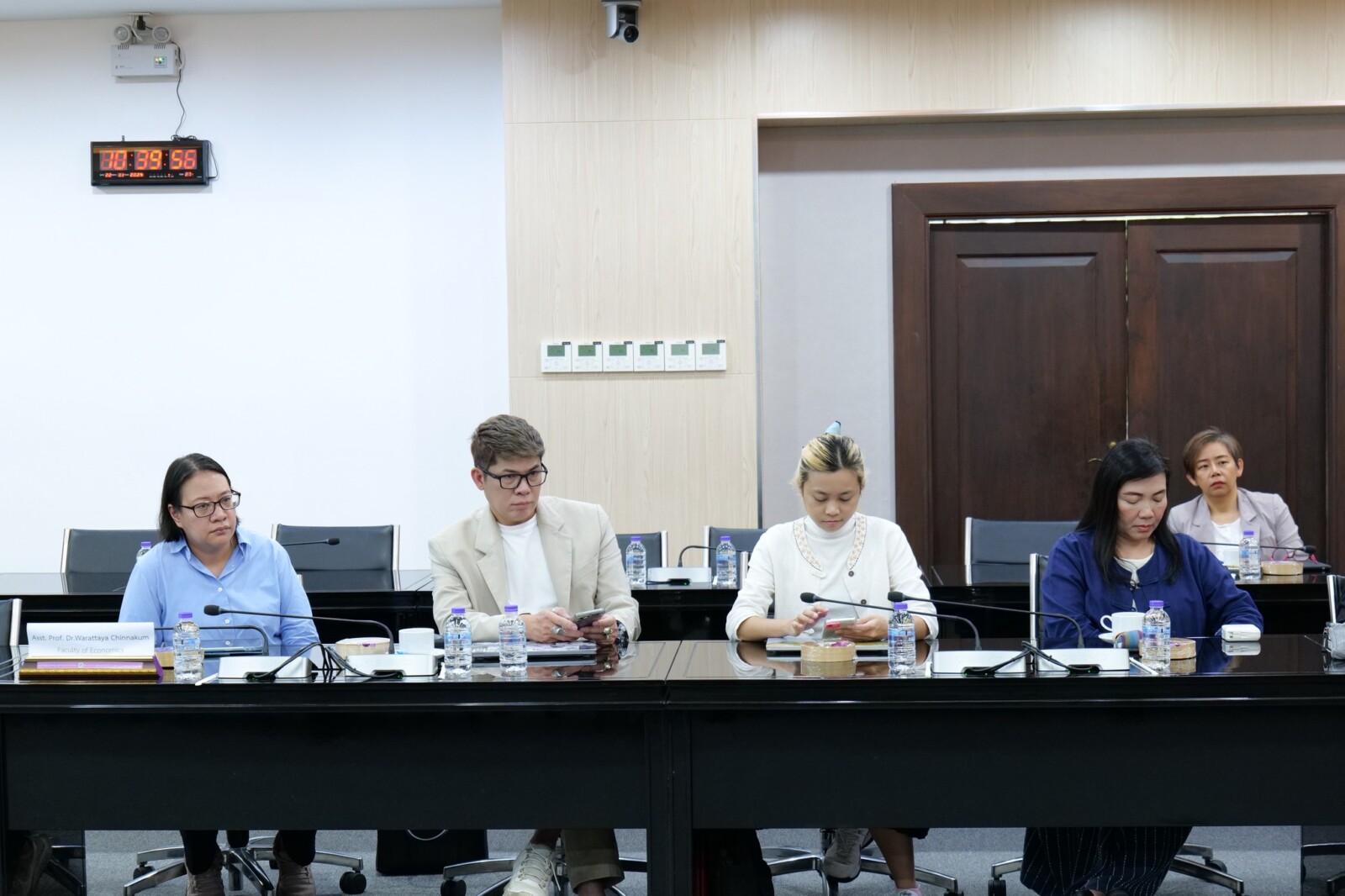 มหาวิทยาลัยเชียงใหม่ ต้อนรับ Professor Dr.David Hind, President Asia ...